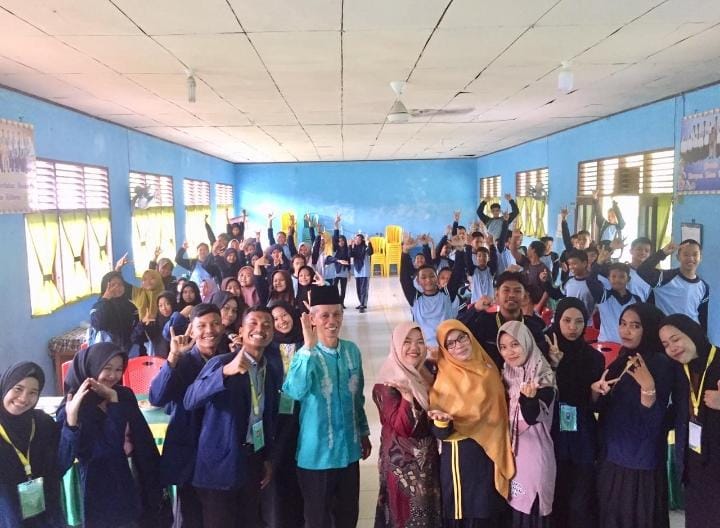 Kunjungi SMPN 03 Bantan, Mahasiswa KKN Desa Bantan Tengah Taja Seminar ...