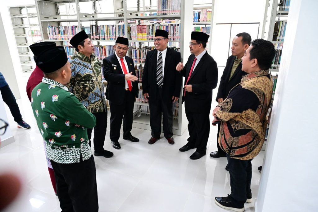 Potong Pita, Sekjen Kemenag RI Resmikan Gedung Perpustakaan Terpadu dan Student Center STAIN ...
