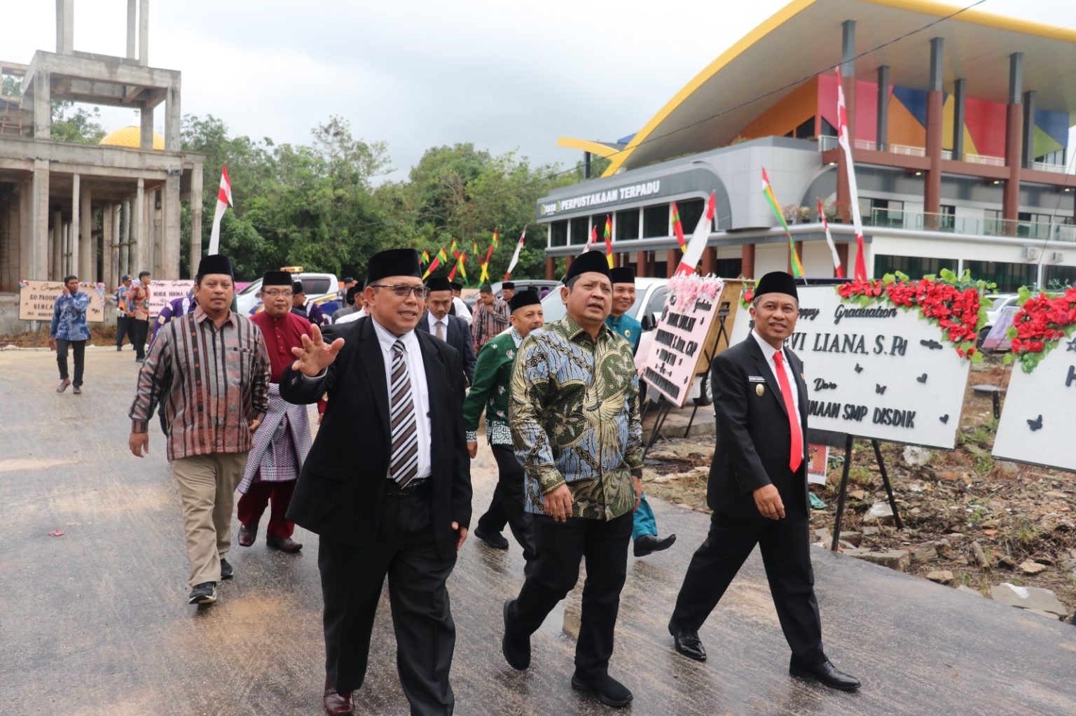 Potong Pita, Sekjen Kemenag RI Resmikan Gedung Perpustakaan Terpadu dan ...