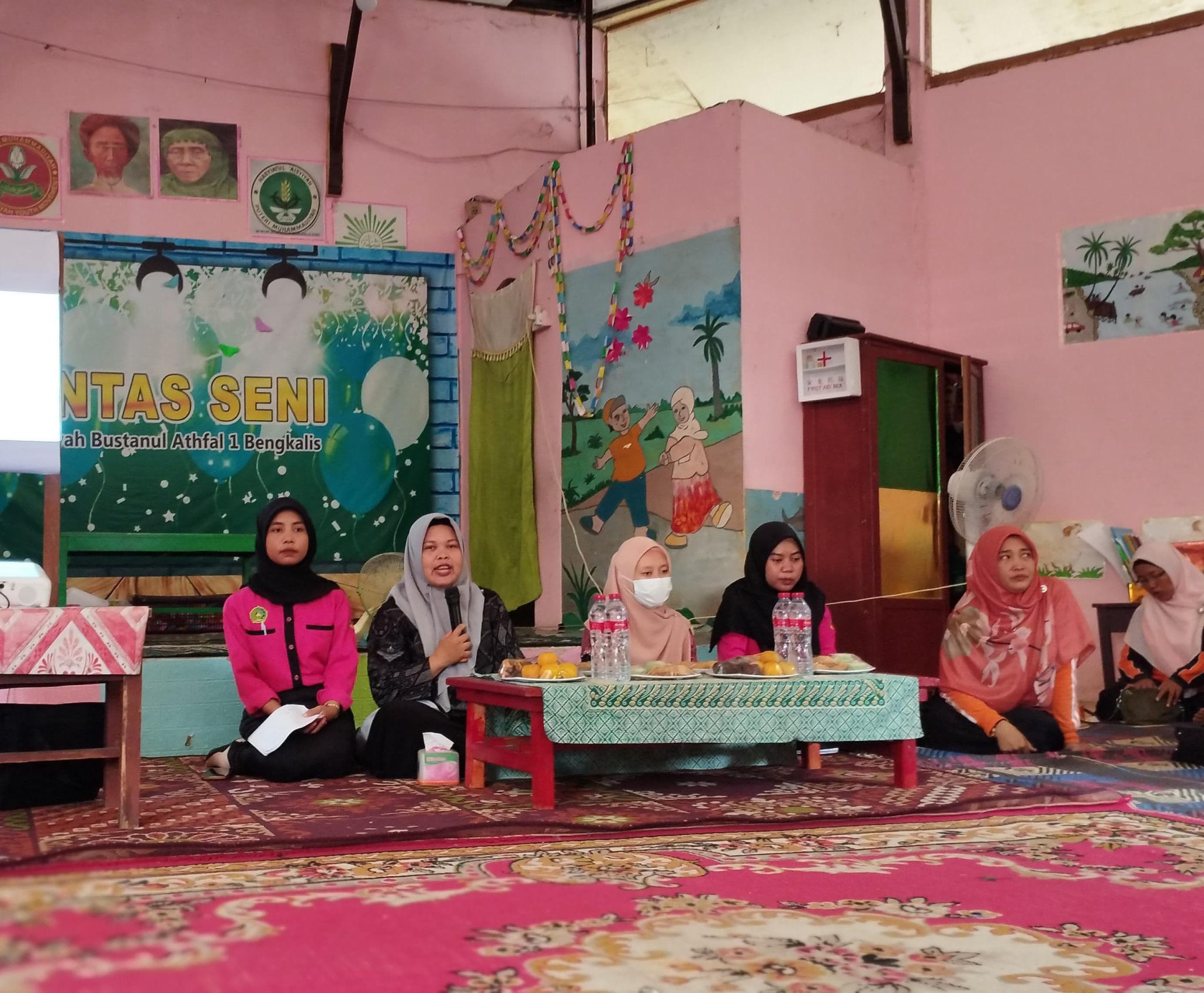 Kolaborasi Dosen dan Mahasiswa Prodi PIAUD Taja Pengabdian kepada ...