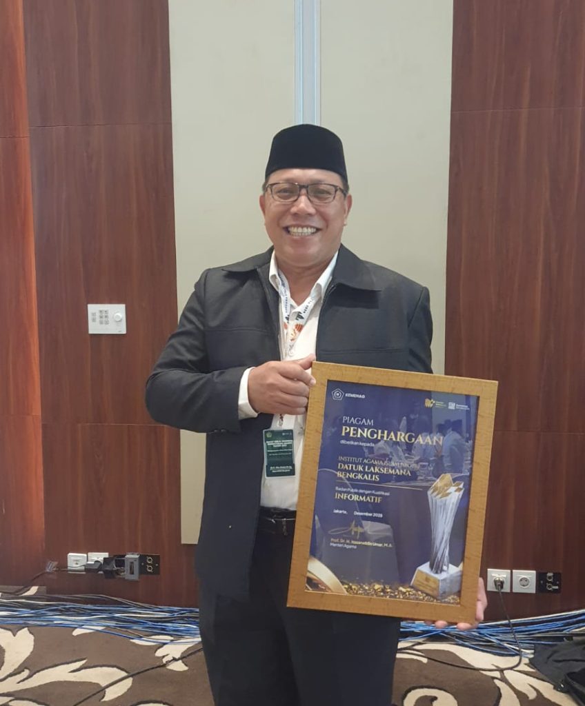 Raih Penghargaan Badan Publik Informatif 2025, IAIN Datuk Laksemana ...